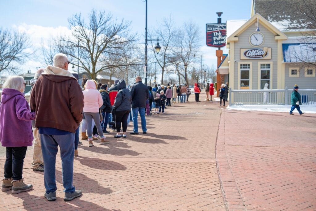 Abbott’s Frozen Custard on Lake Avenue Opens for Historic 100th Season ...